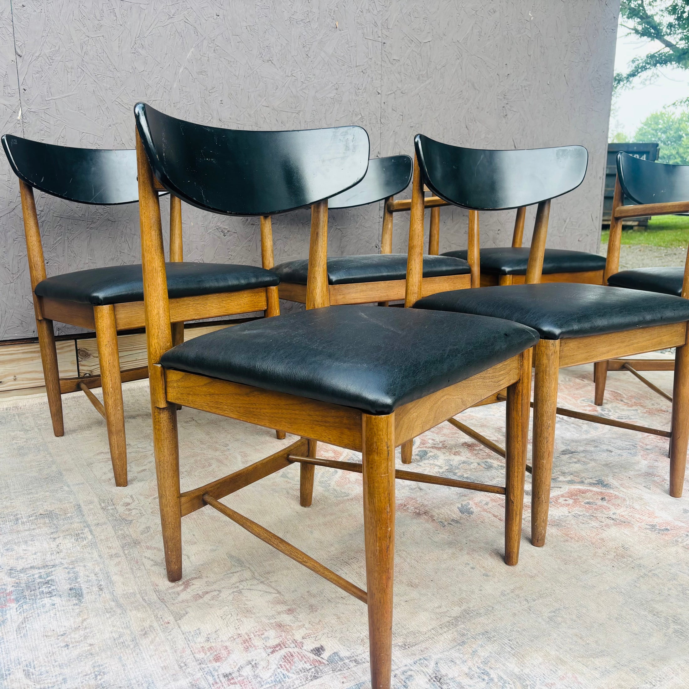 Chairs & Sofas – Lucketts Store